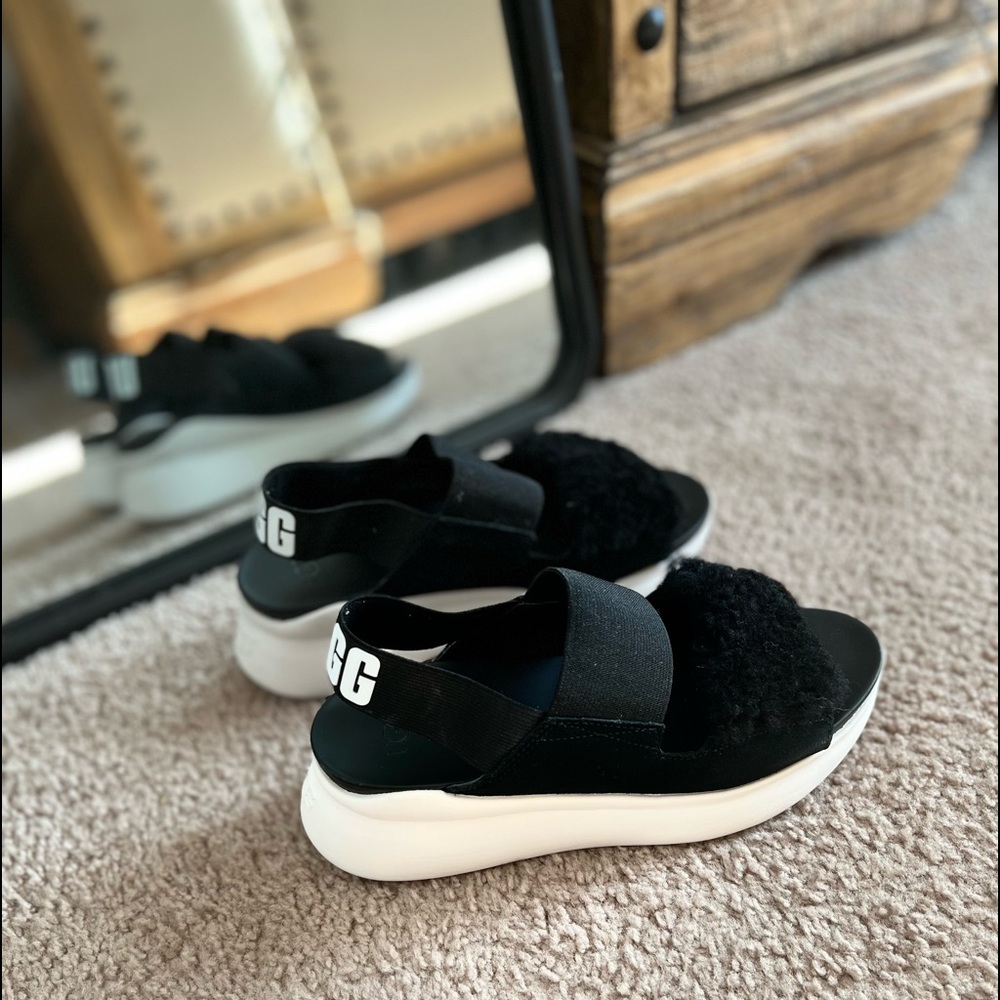 Ugg Platform Black And White Sandals - Gem